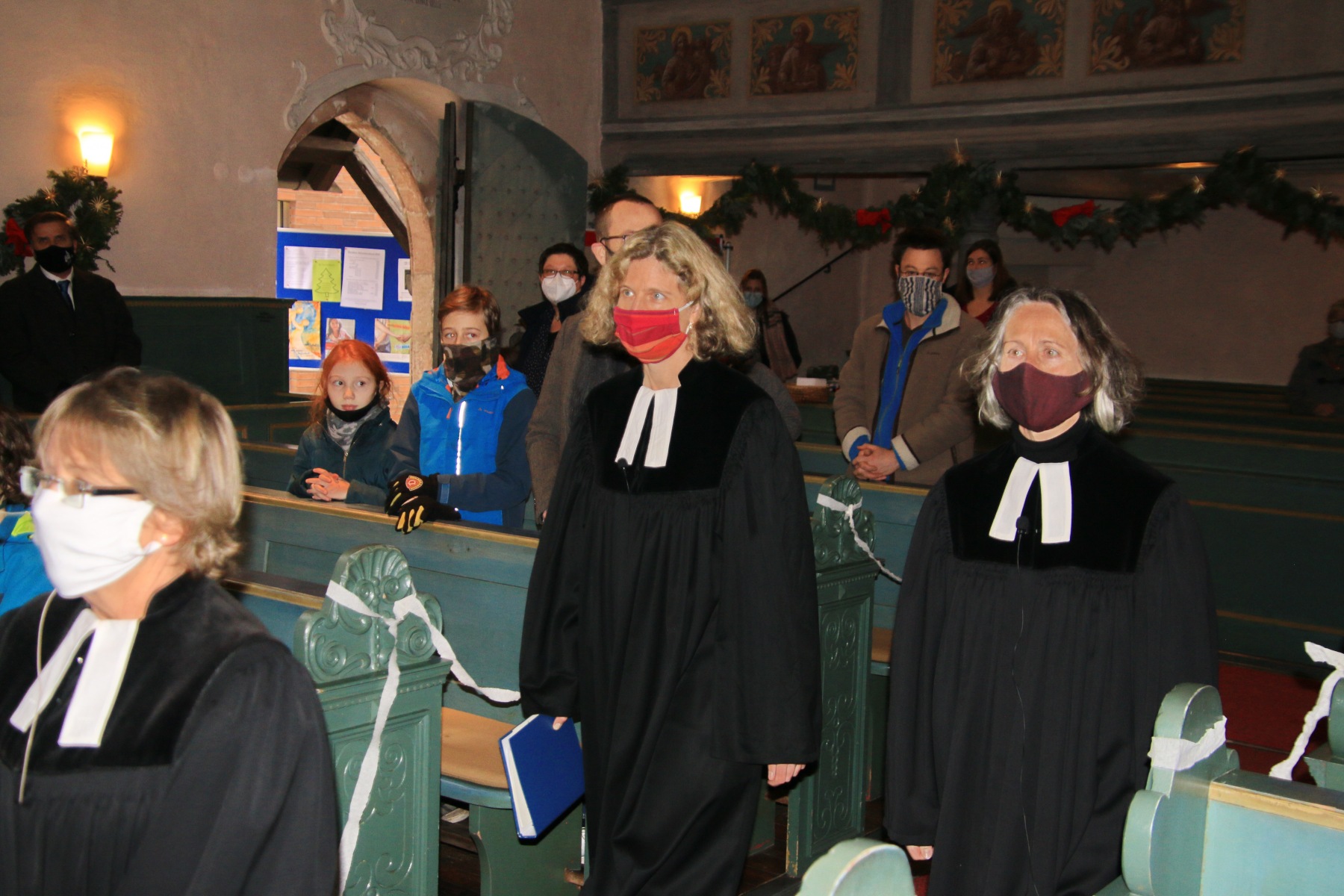 Einführung von 2 Pfarrerinnen in Erlangen-Bruck - Evang.-Luth. Kirchengemeinde St. Peter und ...